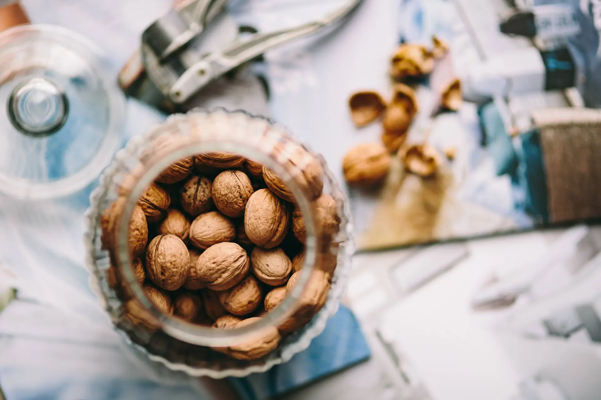 Walnuts in a jar | Foodiesfeed AI